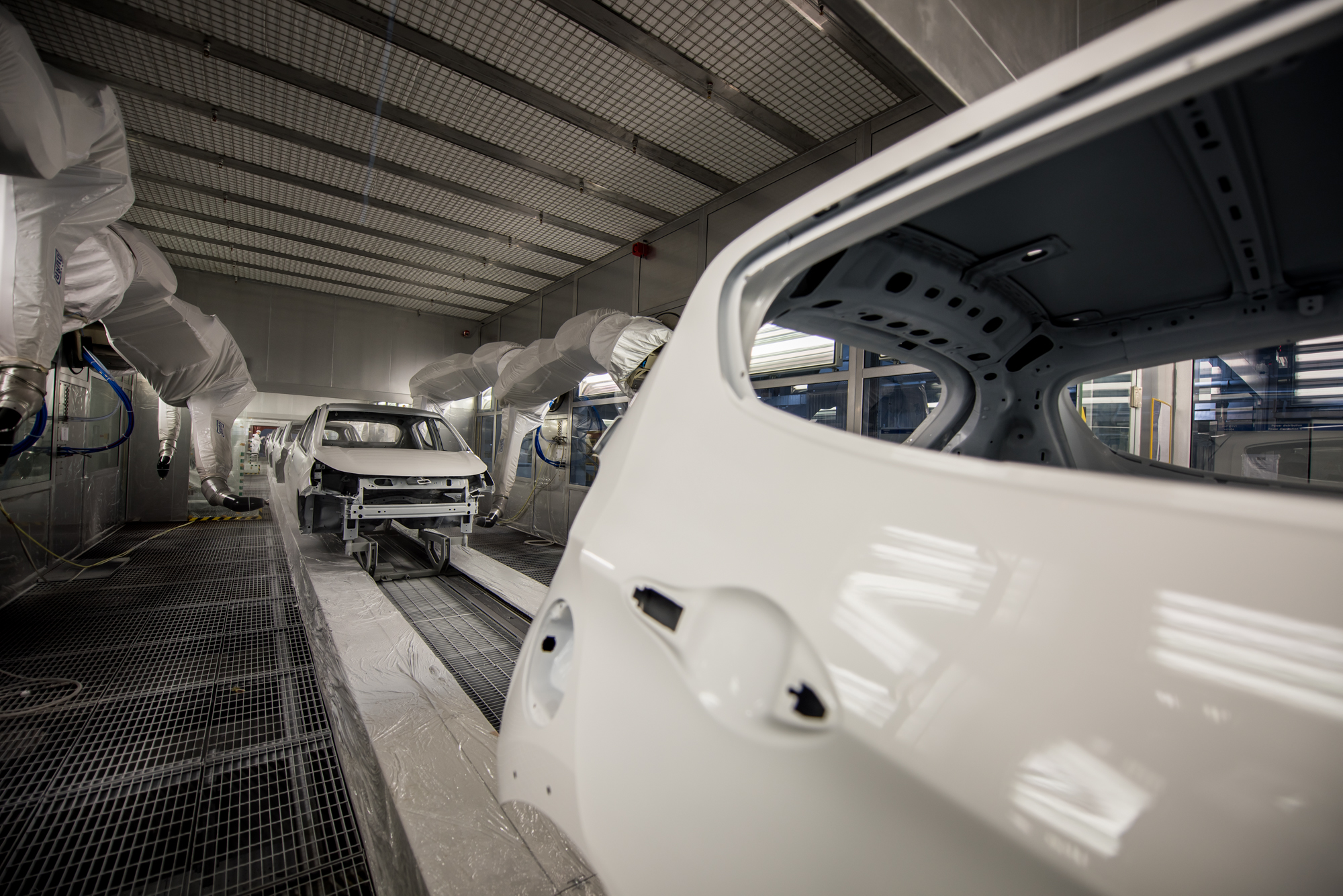 VinFast Car's state-of-the-art paint technology - VinFast Global Community